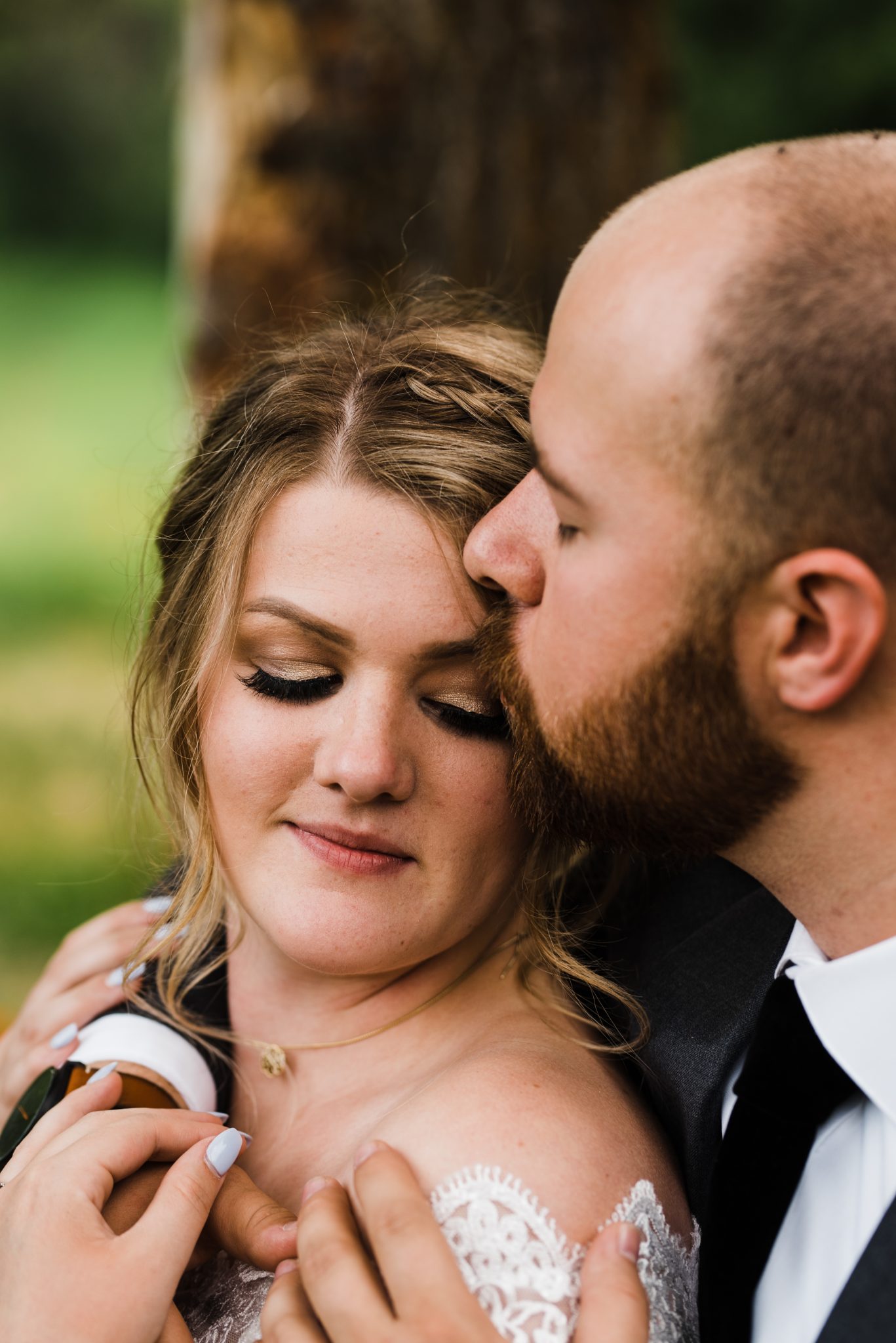 Shaunessy + Brett | Poppy field wedding photos | stephaniejadephoto.com